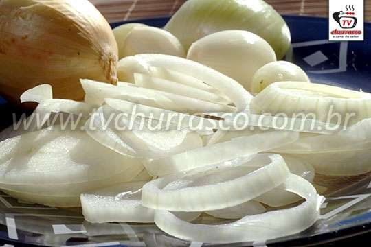 Como Cortar Cebola em Rodelas - Tv Churrasco